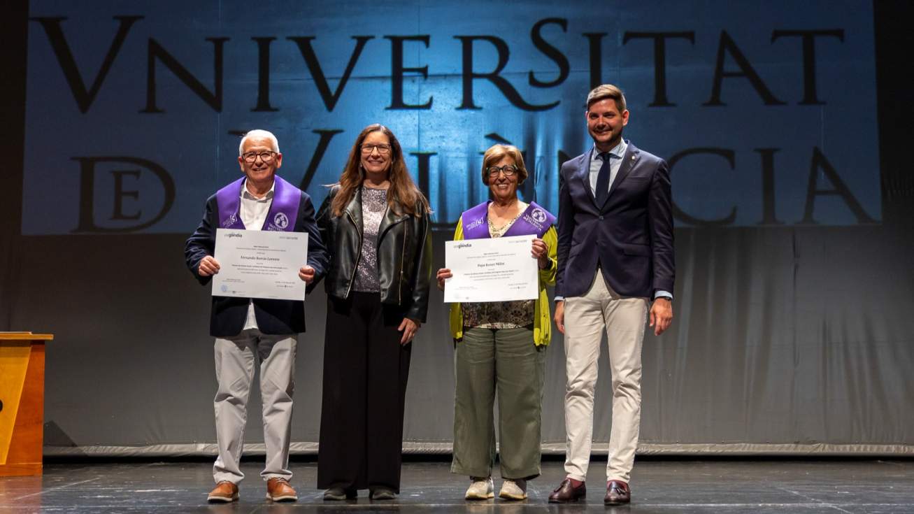 Beques i diplomes en la Nau Gran de la Universitat de València de ...