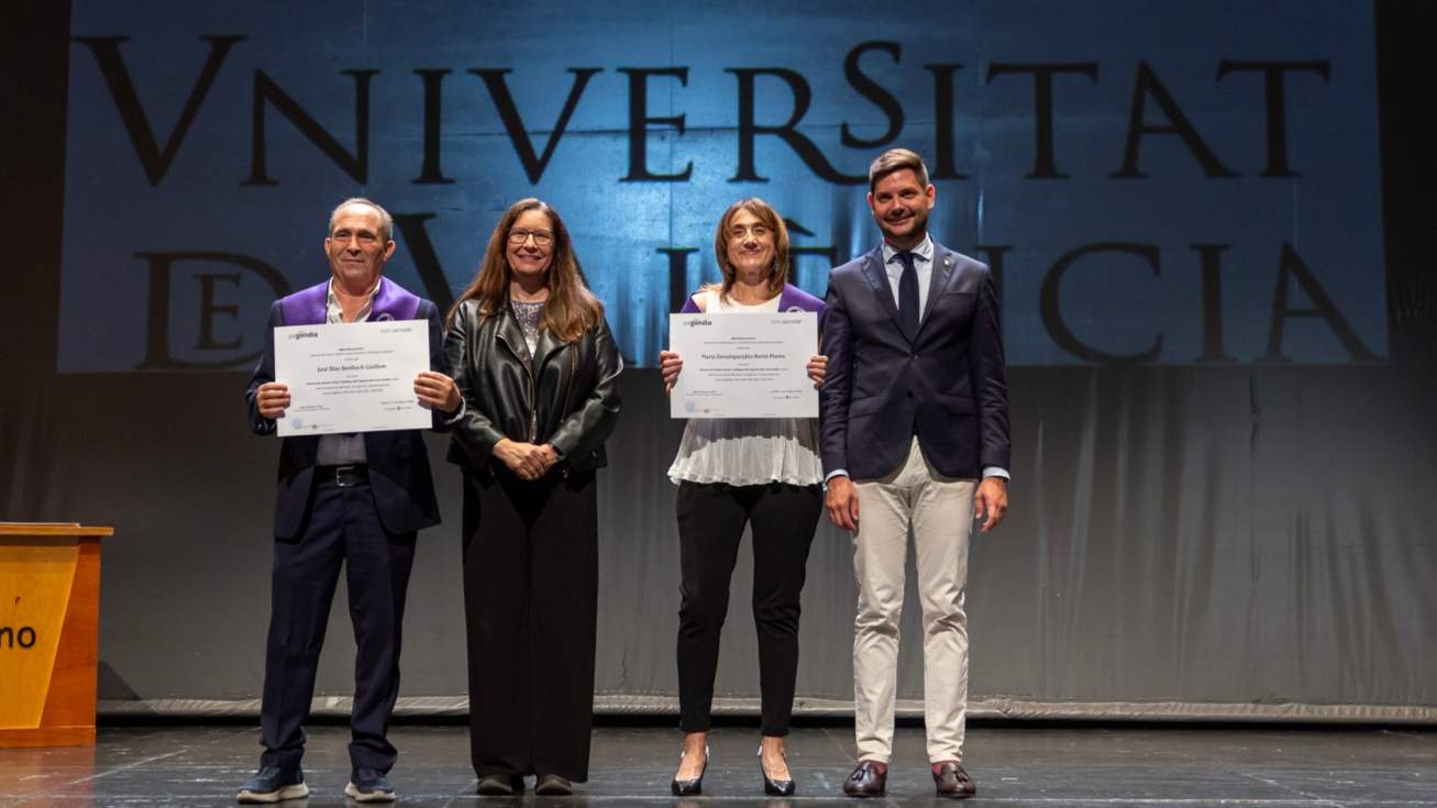 Beques i diplomes en la Nau Gran de la Universitat de València de ...